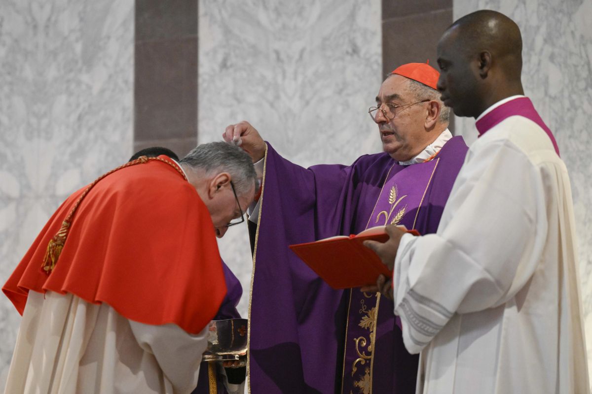 Lent, Time to Accept Our Fragility, "rekindle our hope" in Jesus: Pope ...